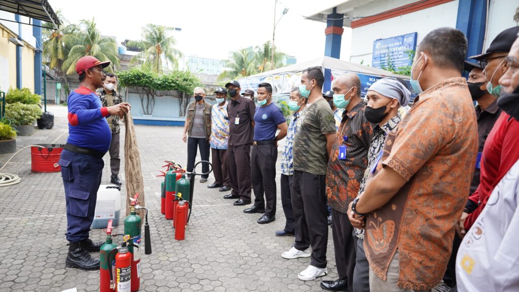 Latihan Dasar Pemadam Kebakaran | Paroki Grogol